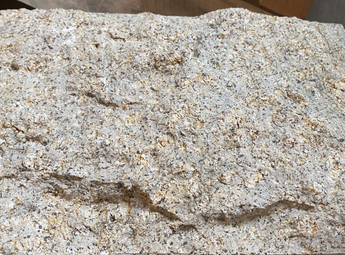 Trachyt | Weidenhahn | regionaler Rohstoff | KALENBORN | Naturstein